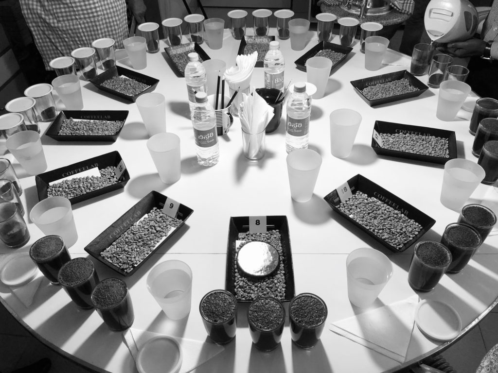 cupping india 02 | 萌季屋（もえぎや）〜story スペシャルティコーヒー専門ロースター